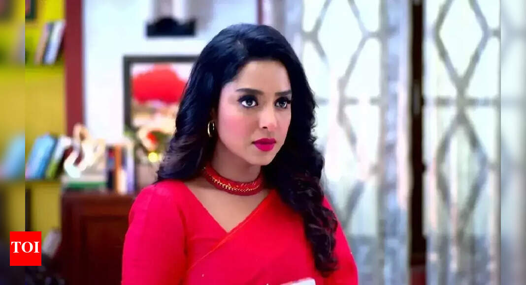 Jagaddhatri update: Divya Sen to confess her crime? - Times of India