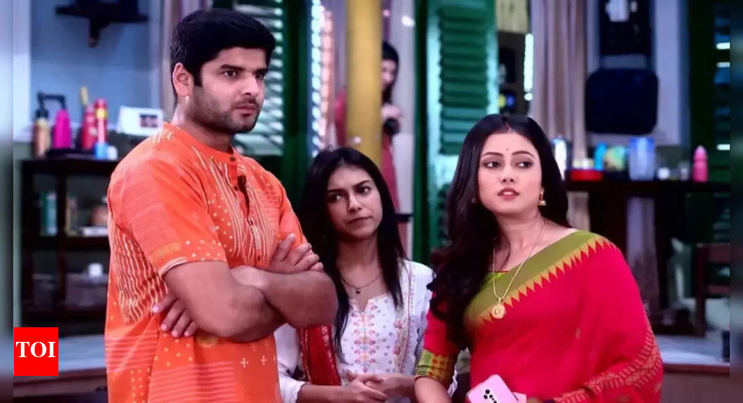 Neem Phuler Modhu update: Parna to get caught? - Times of India