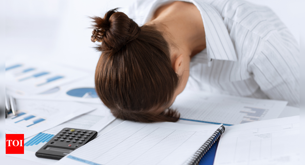 Why we feel the post-lunch slump and how to fix it - Times of India