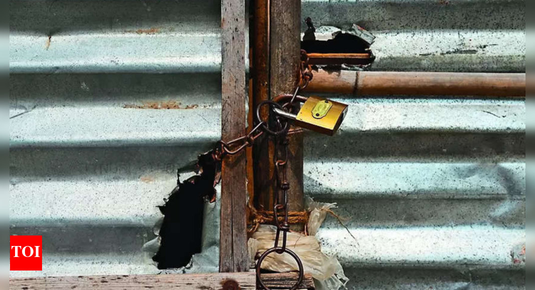 With locks on doors, locals keep their scared neighbours safe | Gurgaon ...