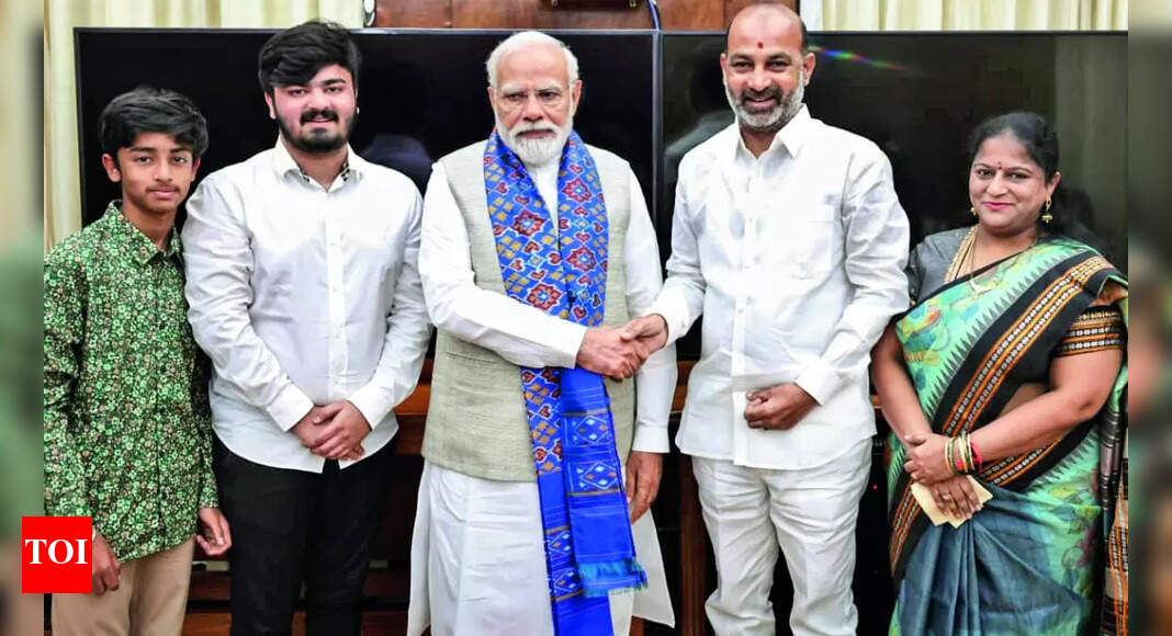Telangana: Bandi Meets Modi With Kin, Says He Cherishes Moment ...