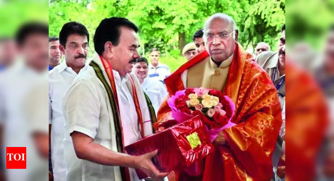 Telangana: Jupally Returns To Cong Fold, Finally | Hyderabad News ...
