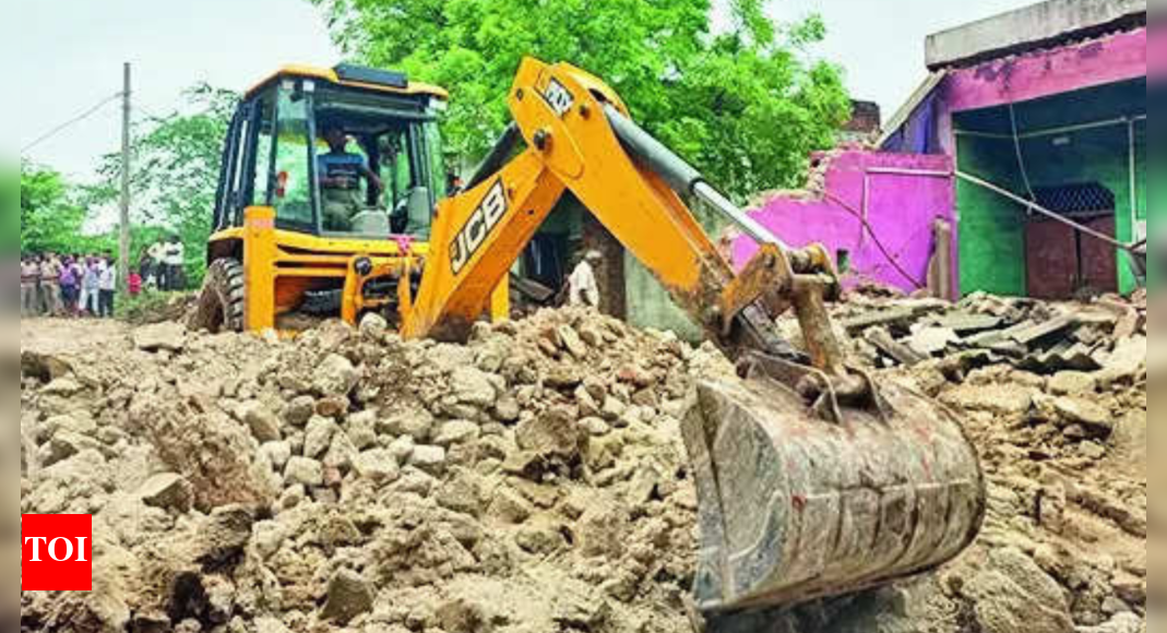Two dead, three hurt in Agra house collapse | Agra News - Times of India