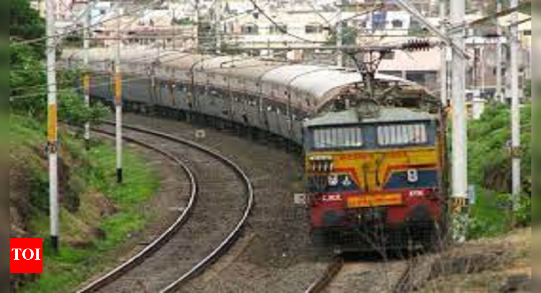 Jamui: 3 wagons of goods train detach at Jamui | Patna News - Times of ...