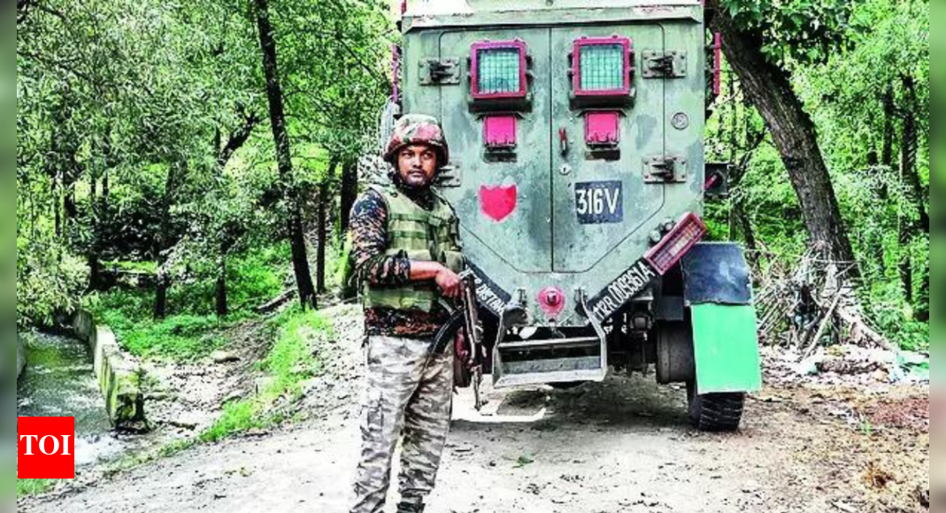 Jammu: Terrorist shot in Jammu & Kashmir day after 3 soldiers killed in encounter | Srinagar ...