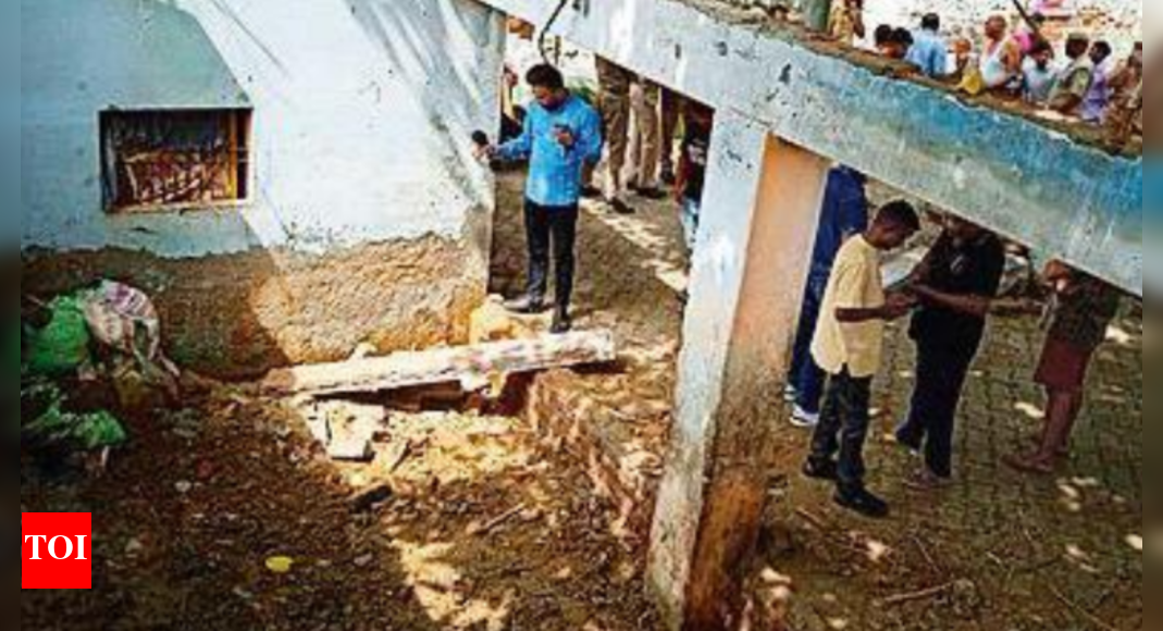 Chief Executive Officer: Girl, 17, Killed & 8 Others Injured As Roof Of ...