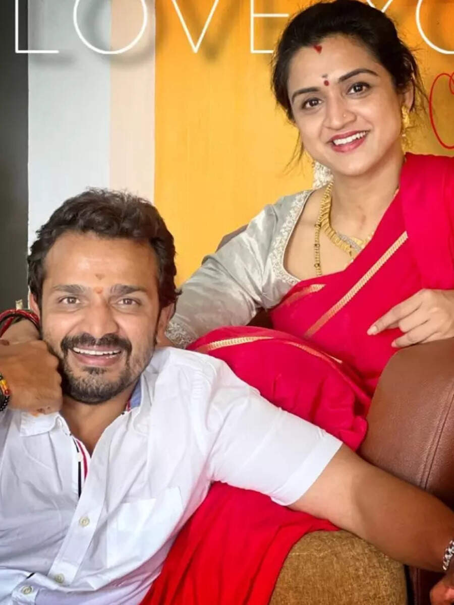 Adorable moments of Vijay Raghavendra with wife Spandana | Times of India