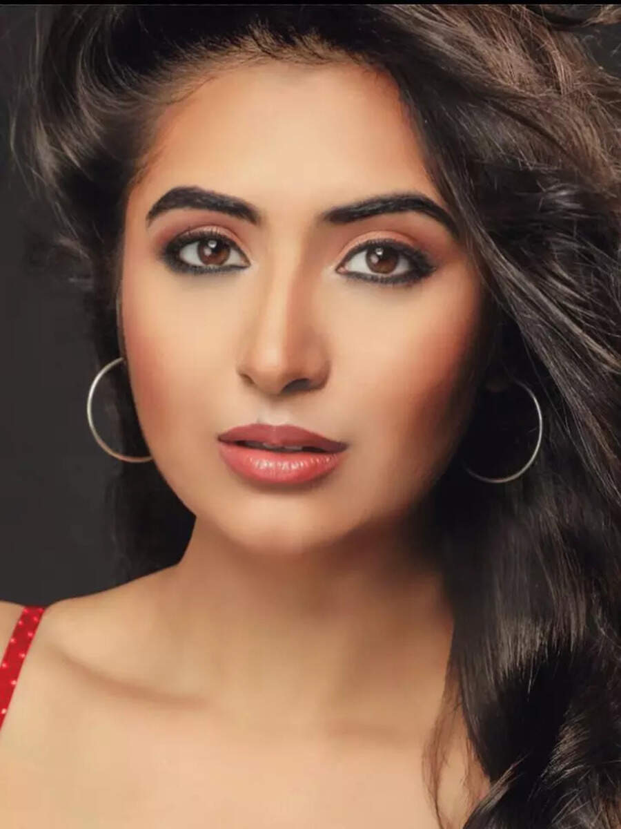 Classy looks of Vyoma Nandi | Times of India