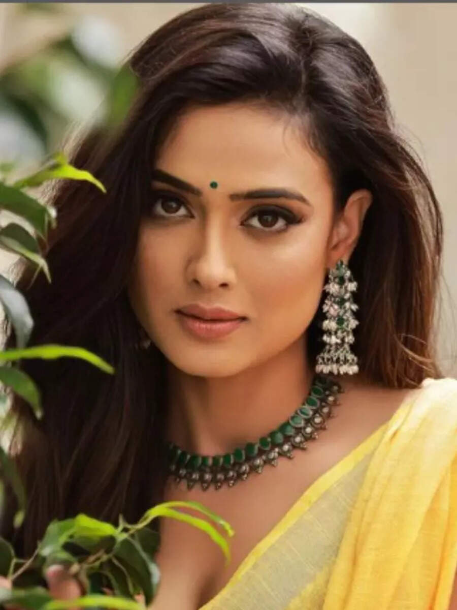 8 Stunning Sari Looks Of Shweta Tiwari Times Of India