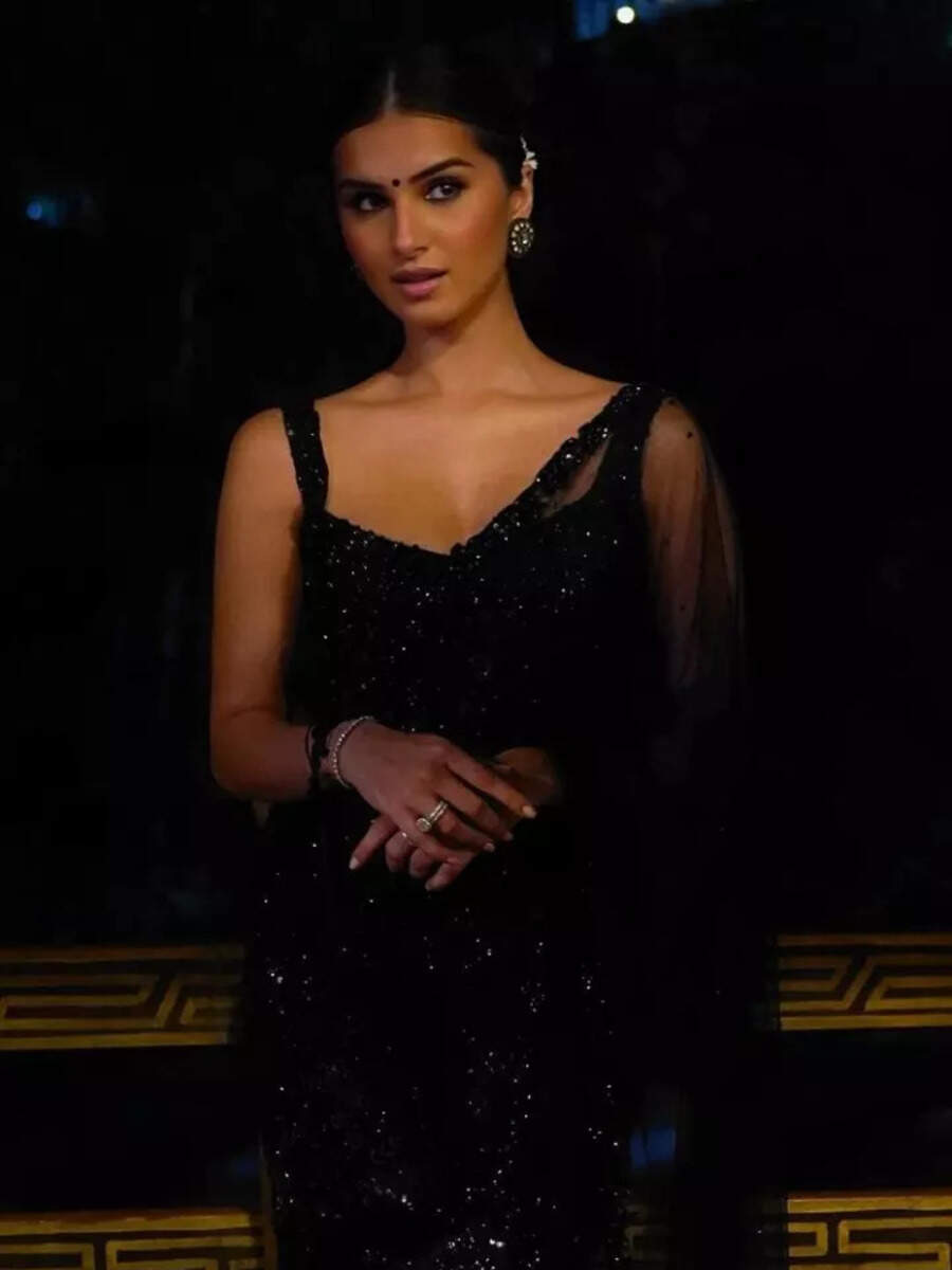Tara Sutaria is shining bright in a sparkly saree | TOIPhotogallery