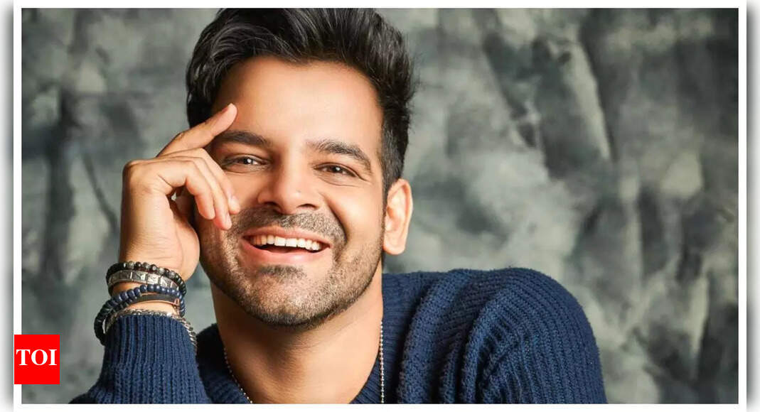 'After looking at me, Sunny Deol broke into a smile,' says Akash Dhar ...