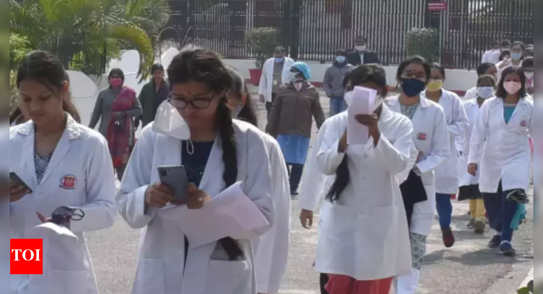 Over 50% of MBBS top rankers pick general medicine specialty | India ...