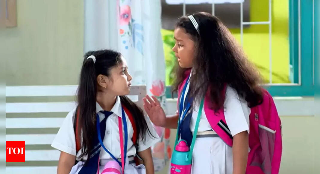 Anurager Chhowa update: Sona and Rupa help Deepa - Times of India