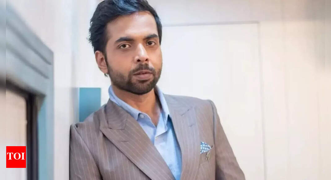 Abhishek Banerjee on playing Bhuvan in 'Aakhri Sach': 'It was a little disturbing' - Times of India