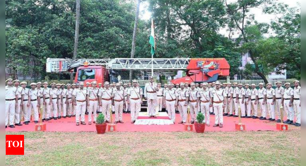 Work with devotion, serve society to keep the national flag high: Fire ...