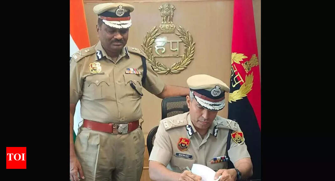 Haryana New Dgp: Shatrujeet Singh Kapoor takes charge as new Haryana ...