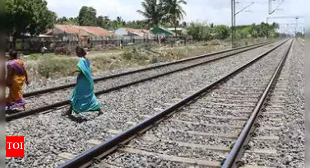 Maharashtra News Updates: Central Railway installing audio devices in ...