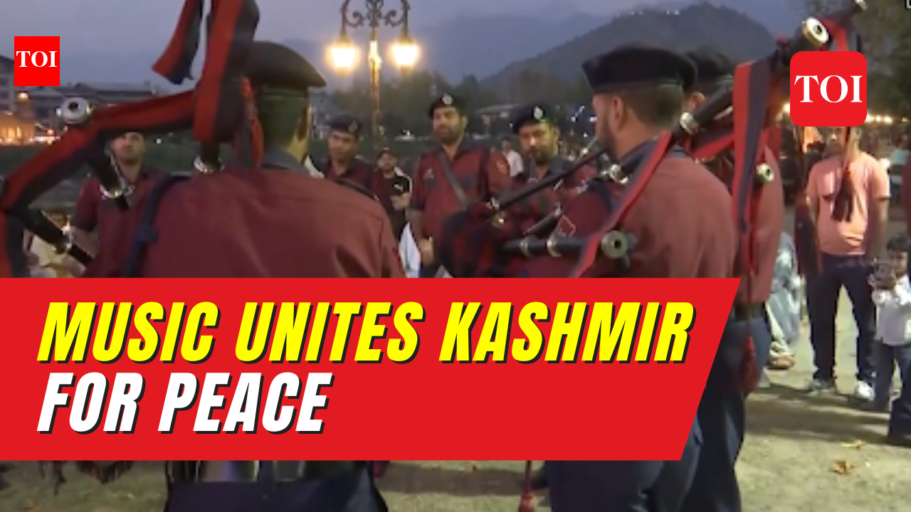 J-K Police band’s peaceful melodies echo at Srinagar under ‘Meri Maati ...
