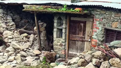 Massive landslide 'almost flattens' Jakhan village in Uttarakhand ...