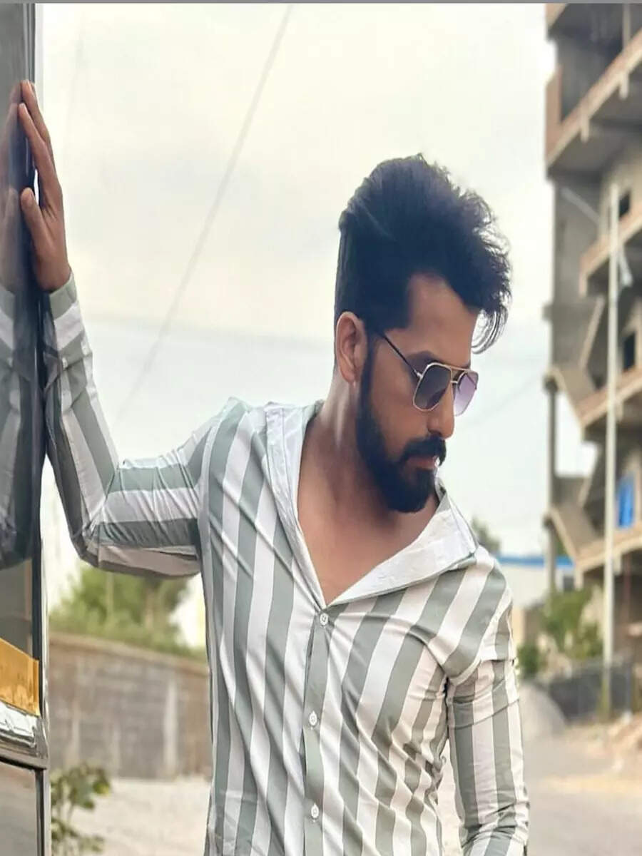 Sneak Peek into Pruthvi Ambaar's glam gram! | Times of India