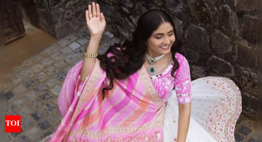 Geeta Rabari's spiritual on-stage Garba performance delights fans ...