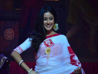 Neem Phuler Modhu update: Parna and others stage a beautiful ...