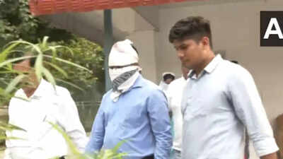 Delhi government officer accused of raping minor arrested; wife also held | Delhi News - Times ...