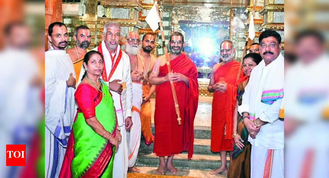 Research: Chinna Jeeyar Visits Yadadri For First Time, Offers Spl Puja ...