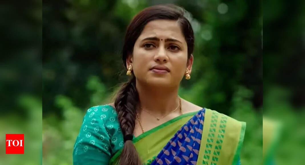 Ethirneechal: Valavan shoots Jeevanandam's wife Kayalvizhi - Times of India