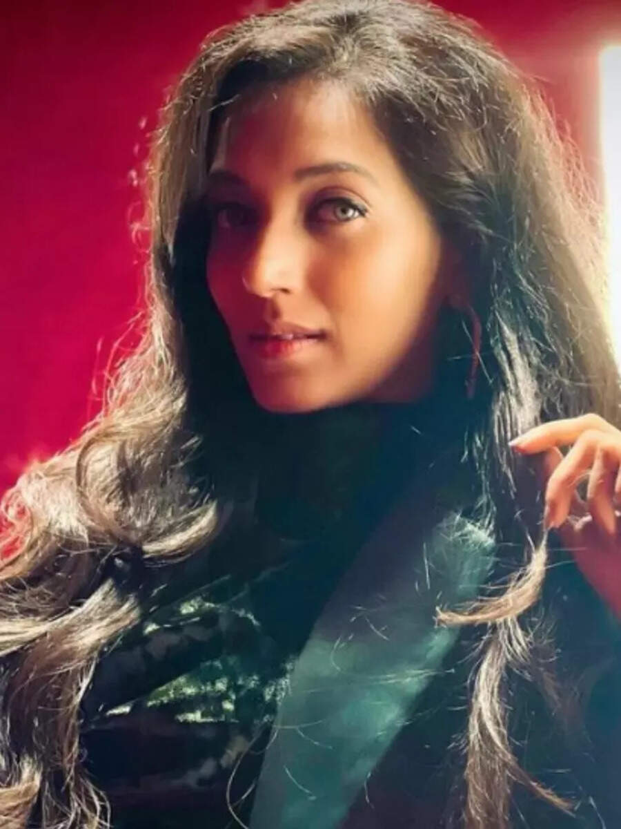 Hazel eyes beauty Shivani Joshi's best clicks | Times of India
