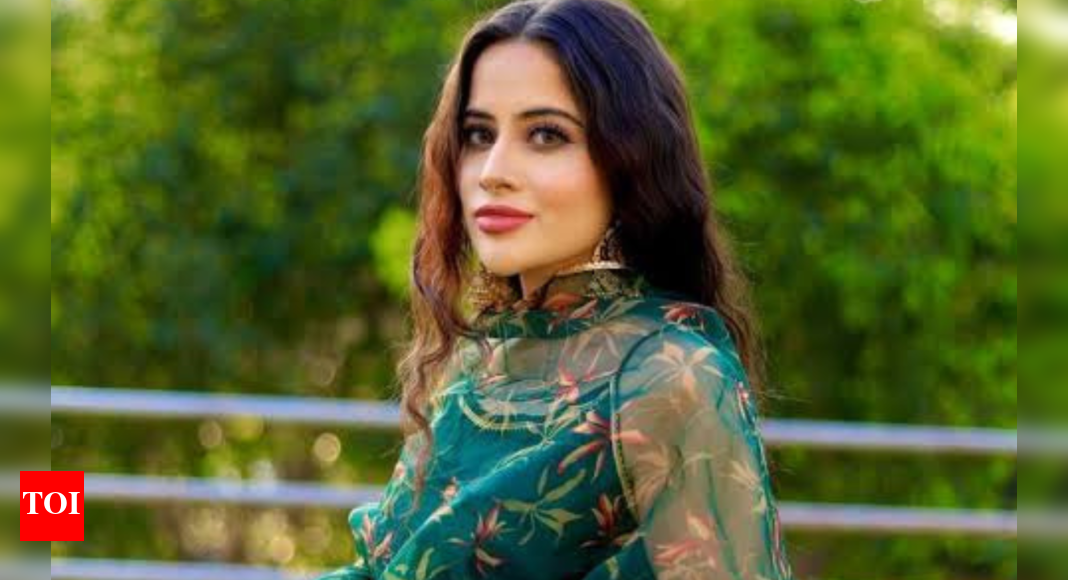 Uorfi Javed reacts to Rakhi Sawant-Adil Khan controversy; jokes, “I ...