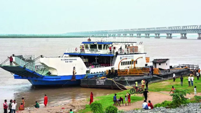 Tourism: Vessel Reaches Cityfor Cruise Tourism | Patna News - Times of ...