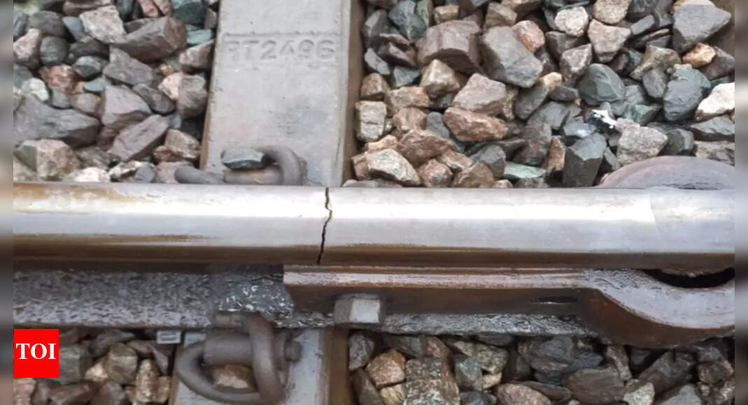 Crack on track delays trains in Chennai | Chennai News - The Times of India