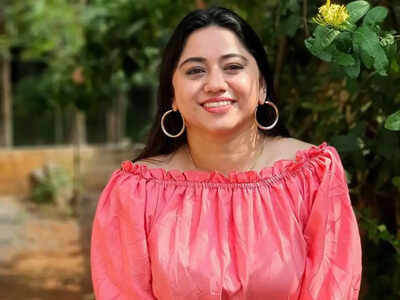 Actress Swetha Subramanian enjoys a vacation with family and friends ...