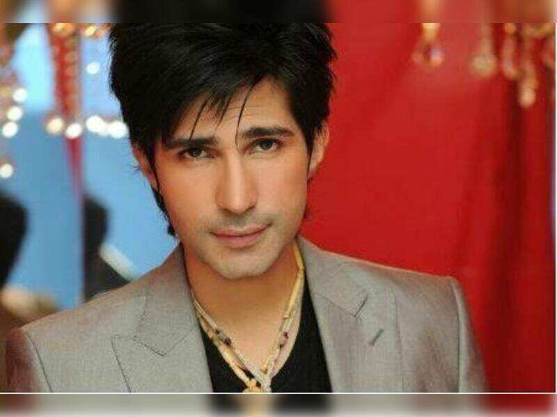 Pakistani actor Adeel Ch enters Bollywood films | Hindi Movie News - Times of India