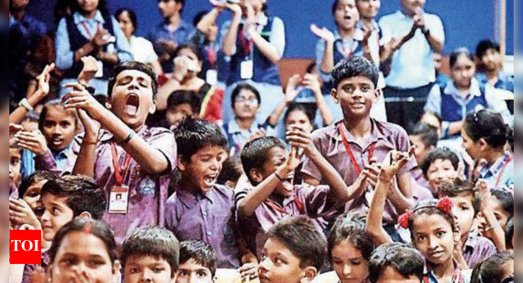 Live Broadcast: Over The Moon! Schools In City Erupt In Chandrayaan ...