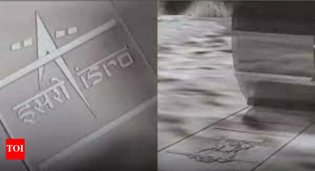 Chandrayaan 3 leaves an imprint of the Indian national emblem and ISRO ...