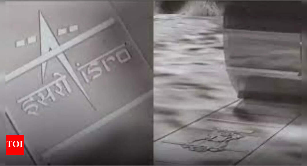 Chandrayaan 3 leaves an imprint of the Indian national emblem and ISRO ...