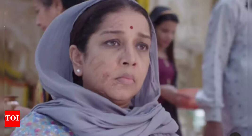 Tharla Tar Mag: Pratima is alive, saves Sayali's pooja plate at the temple - Times of India