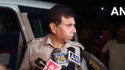 Two dead as soil caves in at under-construction site in Delhi's Okhla ...