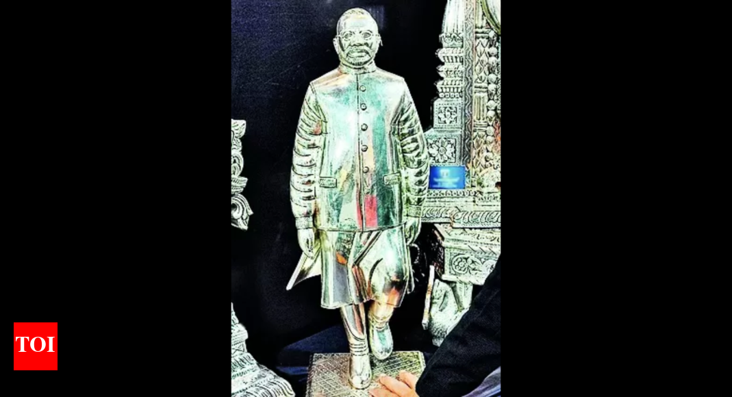 Modi Idols, Silver Idols, Wooden Idols, Gemstones.: Modi Idols A Hit ...