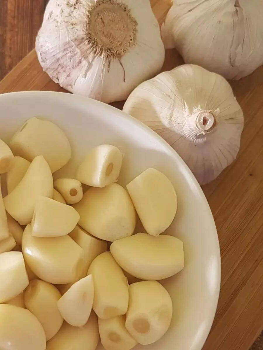8 effective and affordable alternatives to garlic | Times of India
