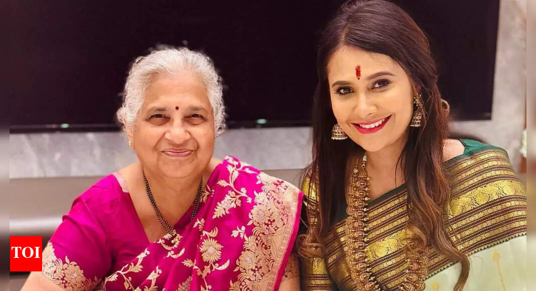 Kavya Gowda meets Sudha Murthy on Varamahalakshmi festival, says; "She ...