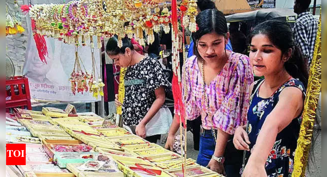 Rakshabandhan: Patna markets flooded with designer rakhis | Patna News ...