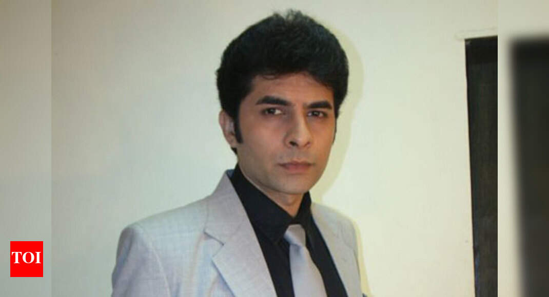 Darshan Pandya finds oxygen in acting - Times of India