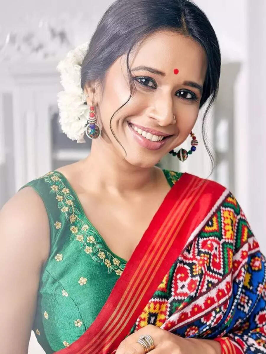 Shreya Bugde's beautiful saree looks | Times of India