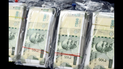 Gang dealing in Farzi notes busted; 5 held | Lucknow News - Times of India