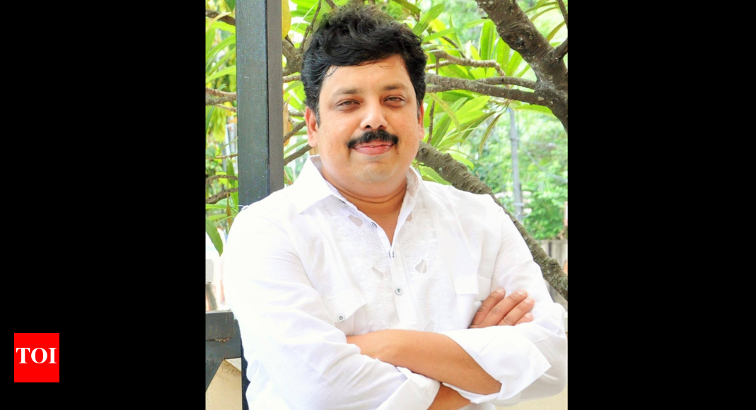 Thane: Novelist Anand Neelakanthan receives Rs 10 lakh extortion call | Thane News - Times of India