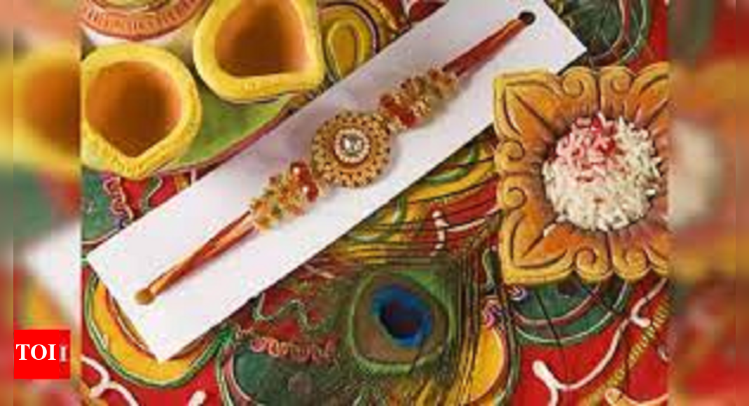 25 Muslim women to tie rakhi to Maharashtra deputy CM Devendra Fadnavis ...