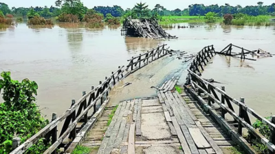 Hit: 3 Lakh Hit In Assam Floods, B’putra Flows Above Danger Mark ...